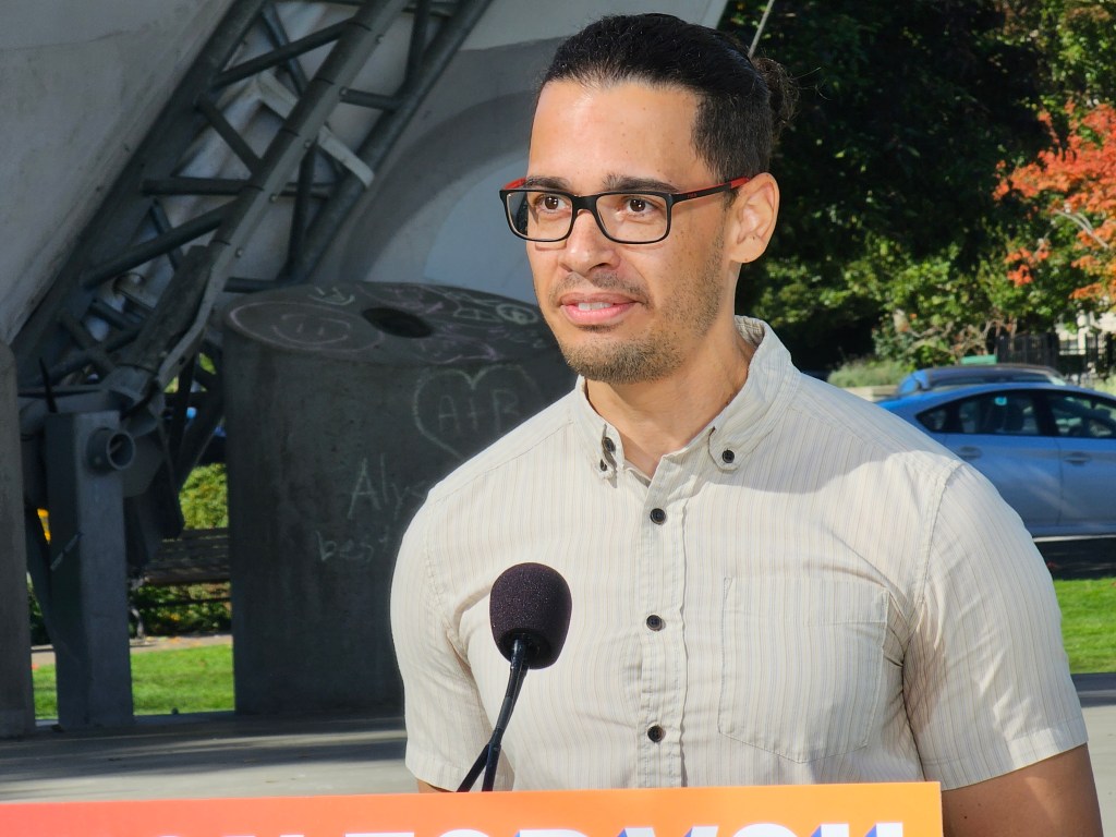 VIDEO: NDP leader warns Conservative win would threaten SkyTrain ...